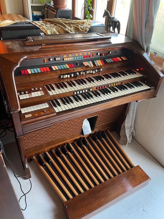 Hammond Colonnade Orgel (Gebraucht) in Embrach für CHF 1 – nur Abholung ...