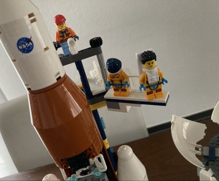 Lego Nasa Weltraum Station 60351 Space Shuttle Rakete Figur (Gebraucht ...
