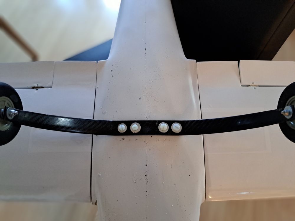 Modellflugzeug Piper PA 38 Tomahawk 1817mm | Kaufen auf Ricardo