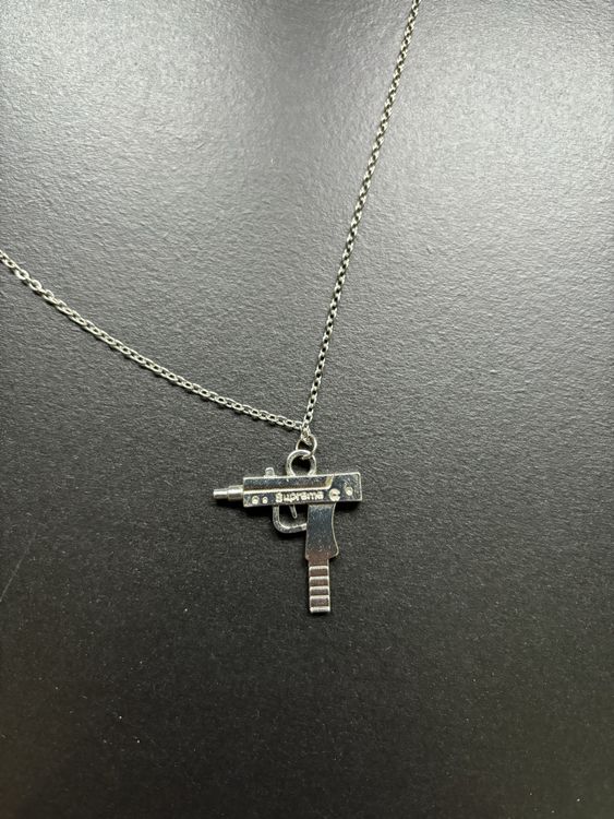 Supreme Uzi Chain (Gebraucht) in Zürich für CHF 1.1 – mit Lieferung auf ...