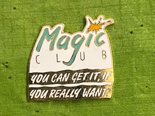 Magic Club Pin (Gebraucht) in Itingen für CHF 2 – mit Lieferung auf ...