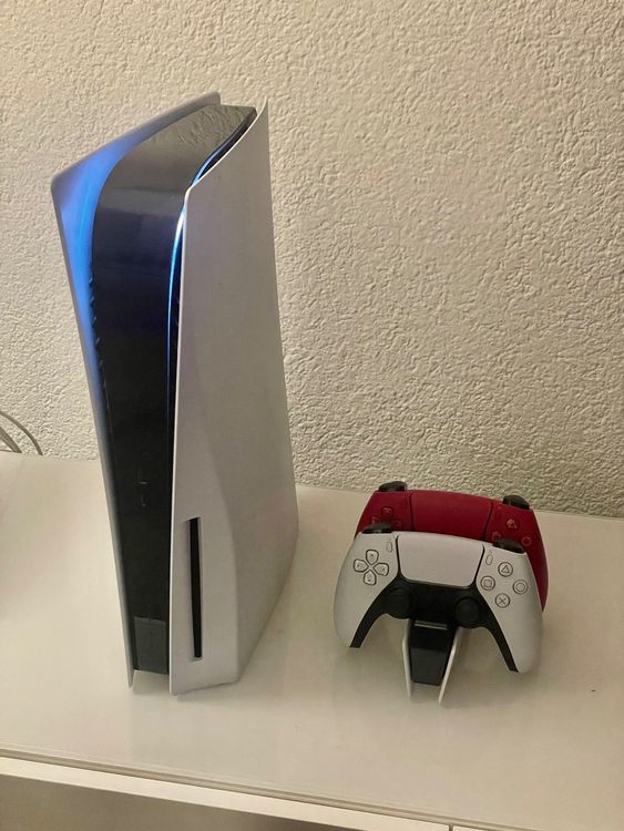 PS5 Disc Version + 2x Controllers + Controller Dock | Kaufen auf Ricardo