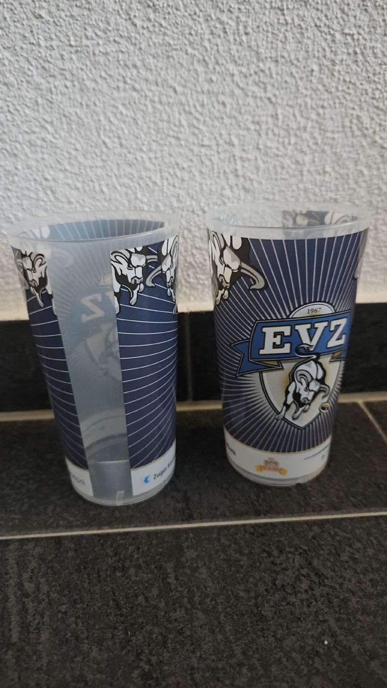 2 EVZ Zug Hockey Becher / Cups - Super Souvenir! 0.4l (Gebraucht) in ...