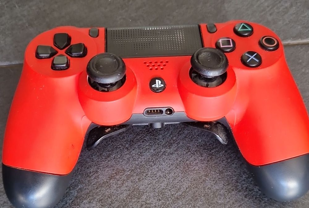 PS4 PRO/Custom Controller (Neu (gemäss Beschreibung)) in Luzern für CHF ...
