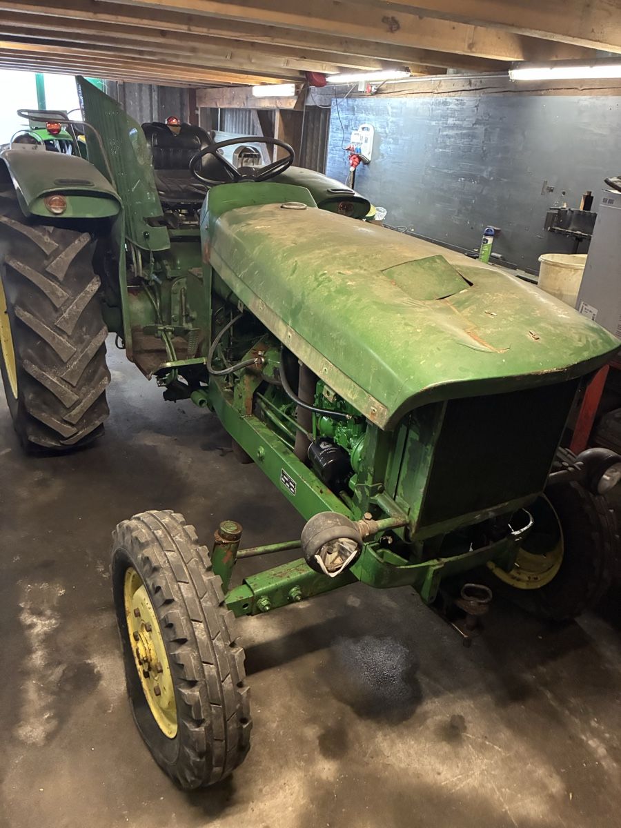 John Deere Lanz 300 Traktor, Oldtimer, Zustand siehe Foto (Defekt) in ...