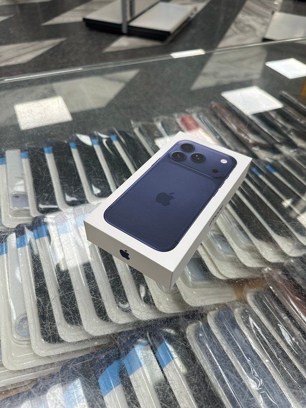 IPHONE 17 PRO MAX 1TB!!!!! DEEP BLUE FABRIKNEU&UNGEÖFFNET! (Neu und ...