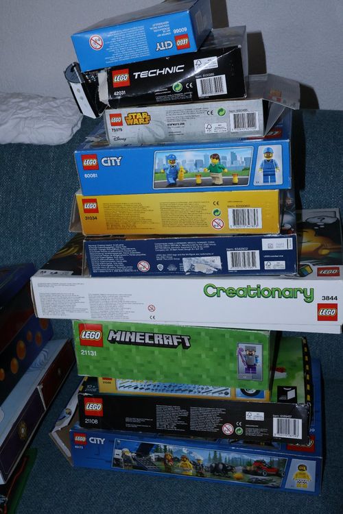 15 Legos sets + one box full of Legos (uncomplete) (Gebraucht) in ...