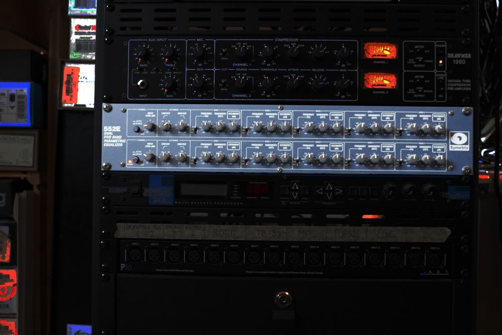 Symetrix 552E Equalizer Stereo (Gebraucht) in Aarau für CHF 170 – mit ...