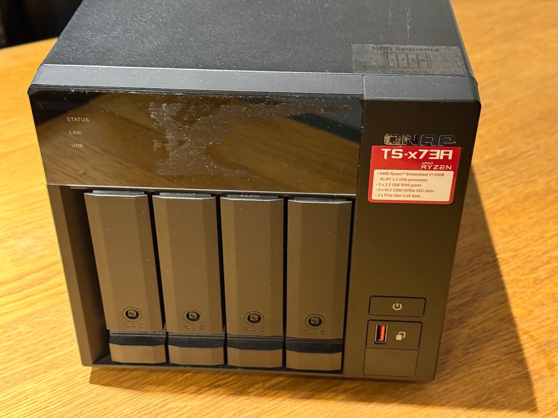 QNAP TS-473A NAS | 32 GB RAM | 10 GbE | 2× M.2 (Gebraucht) in Laufen ...