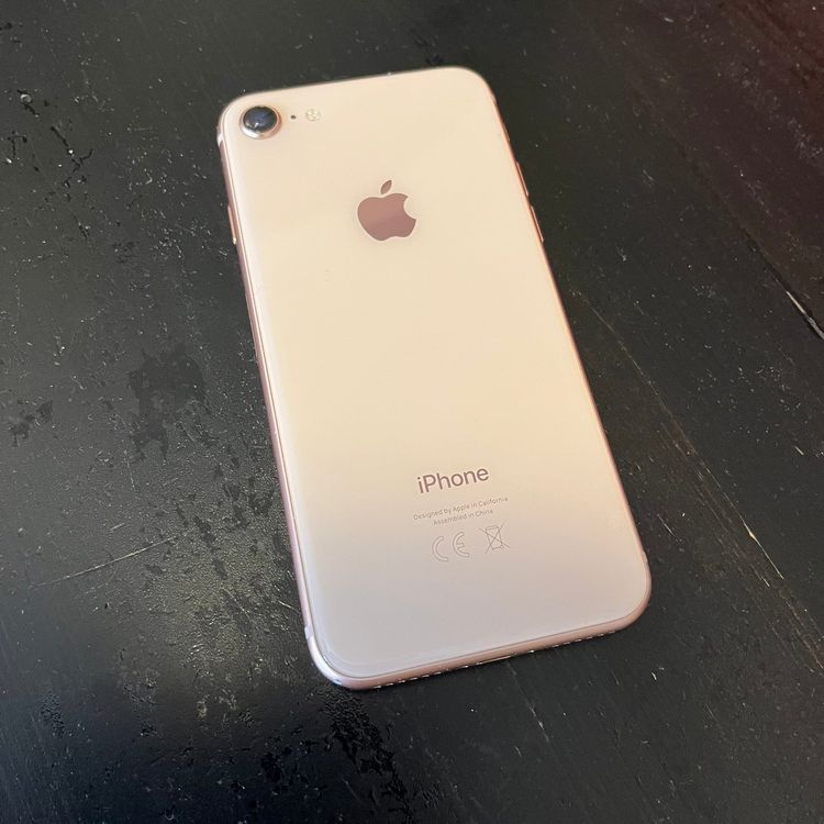 Apple iPhone 8, Gold, 64GB - Model A1905 | Kaufen auf Ricardo