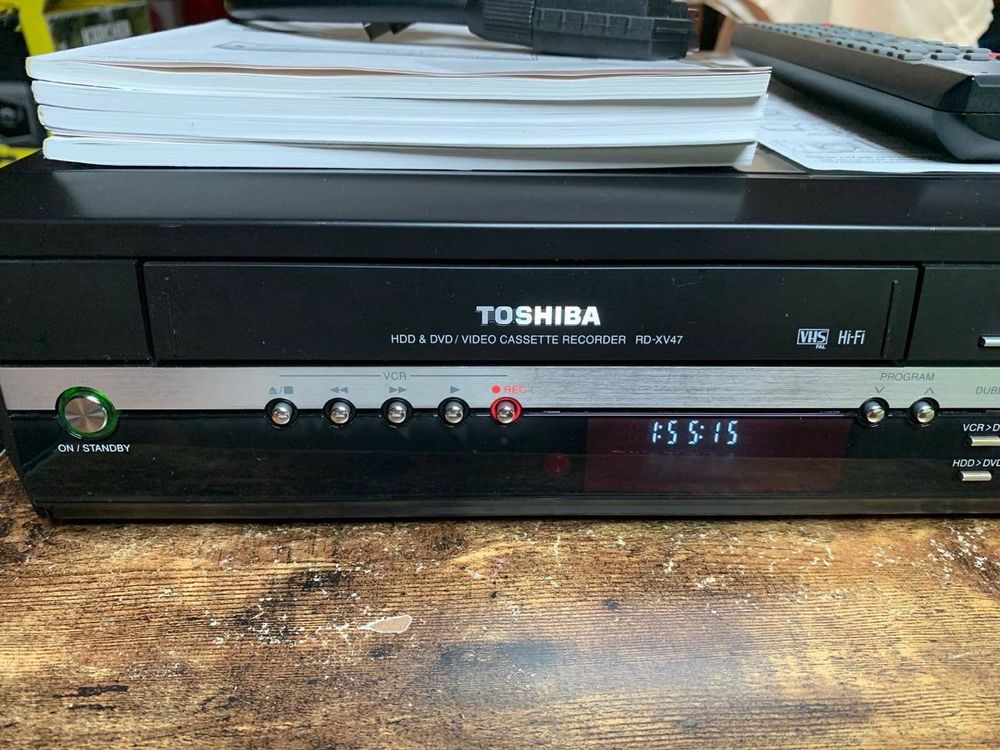 Toshiba RD-XV47 VHS + DVDRW + HDD Combi Stereo HiFi (Gebraucht) in ...