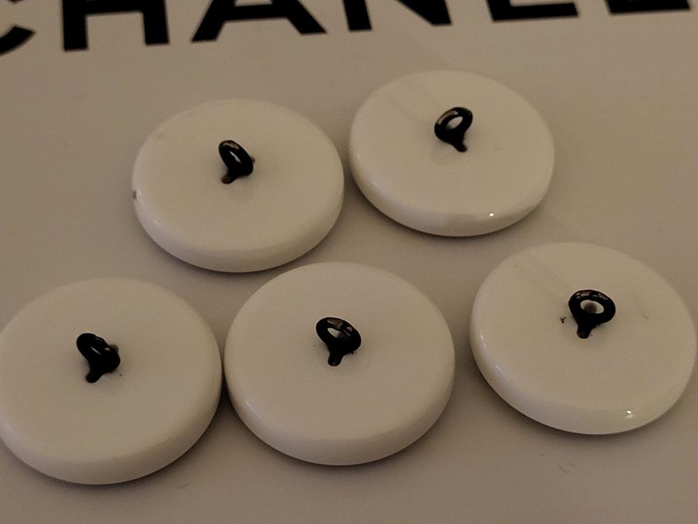 Original Chanel Knöpfe 5 Stück | Kaufen auf Ricardo