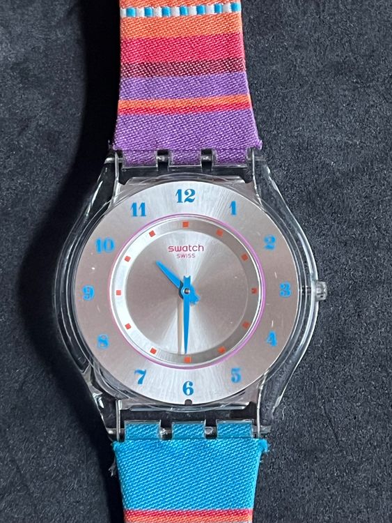 Swatch SFK240 Silversky – Skin Modell, läuft einwandfrei (Gebraucht) in ...