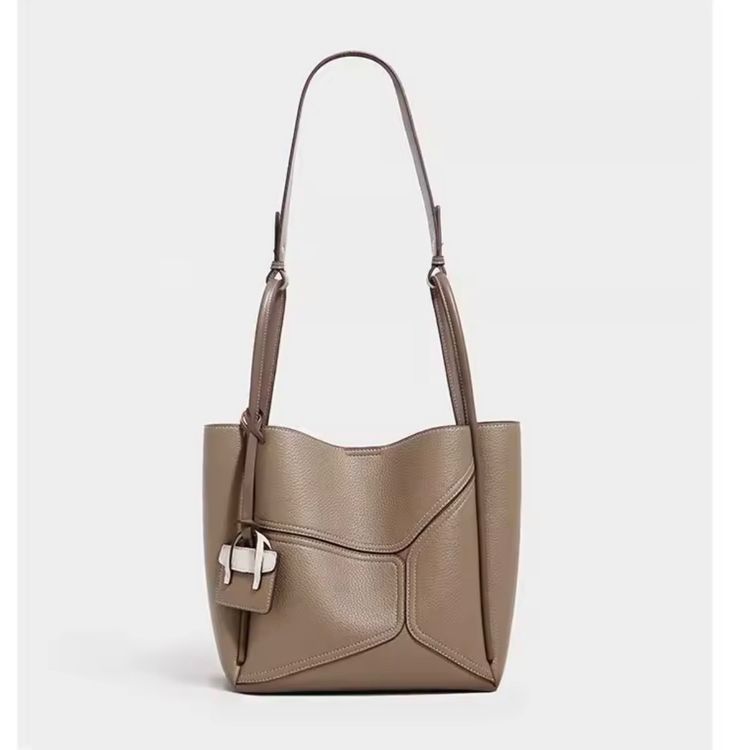 Sac cuir gris neuf (Neuf avec emballage d'origine) à Carouge GE pour ...