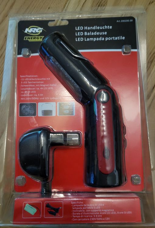 LED Akku Handleuchte schwenkbar Fabrikneu! (Neu und originalverpackt) in Lupfig für CHF 14.9 ...