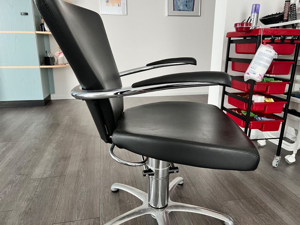 Coiffeurstuhl schwarz drehbar kippbar höhenverstellbar | Kaufen auf Ricardo