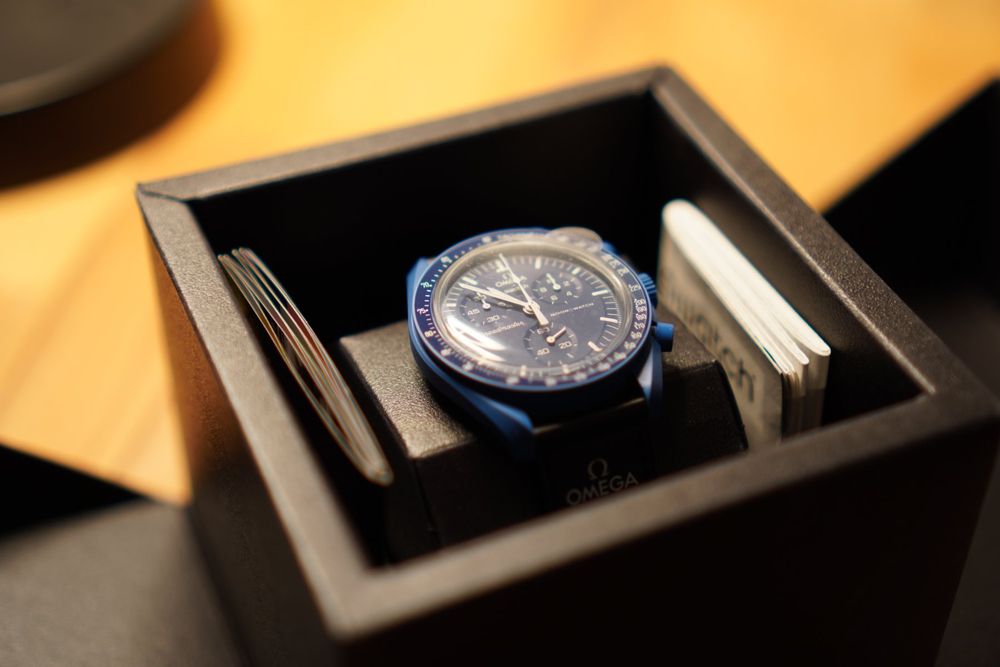 Mission to Neptune Moonswatch OMEGA X Swatch (Neu und originalverpackt) in Rorschach für CHF 381 ...