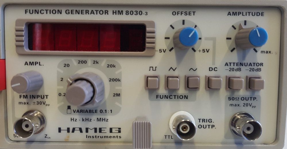 Hameg Funktionsgenerator HM8030 und 3-fach Netzgerät HM8040 (Gebraucht ...