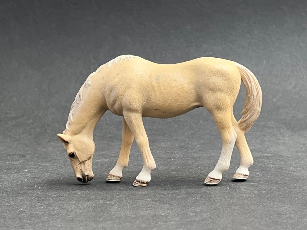 SCHLEICH Achal Tekkiner Stute grasend Pferd Made in Germany (Gebraucht) in Ennetbaden für CHF 12 ...