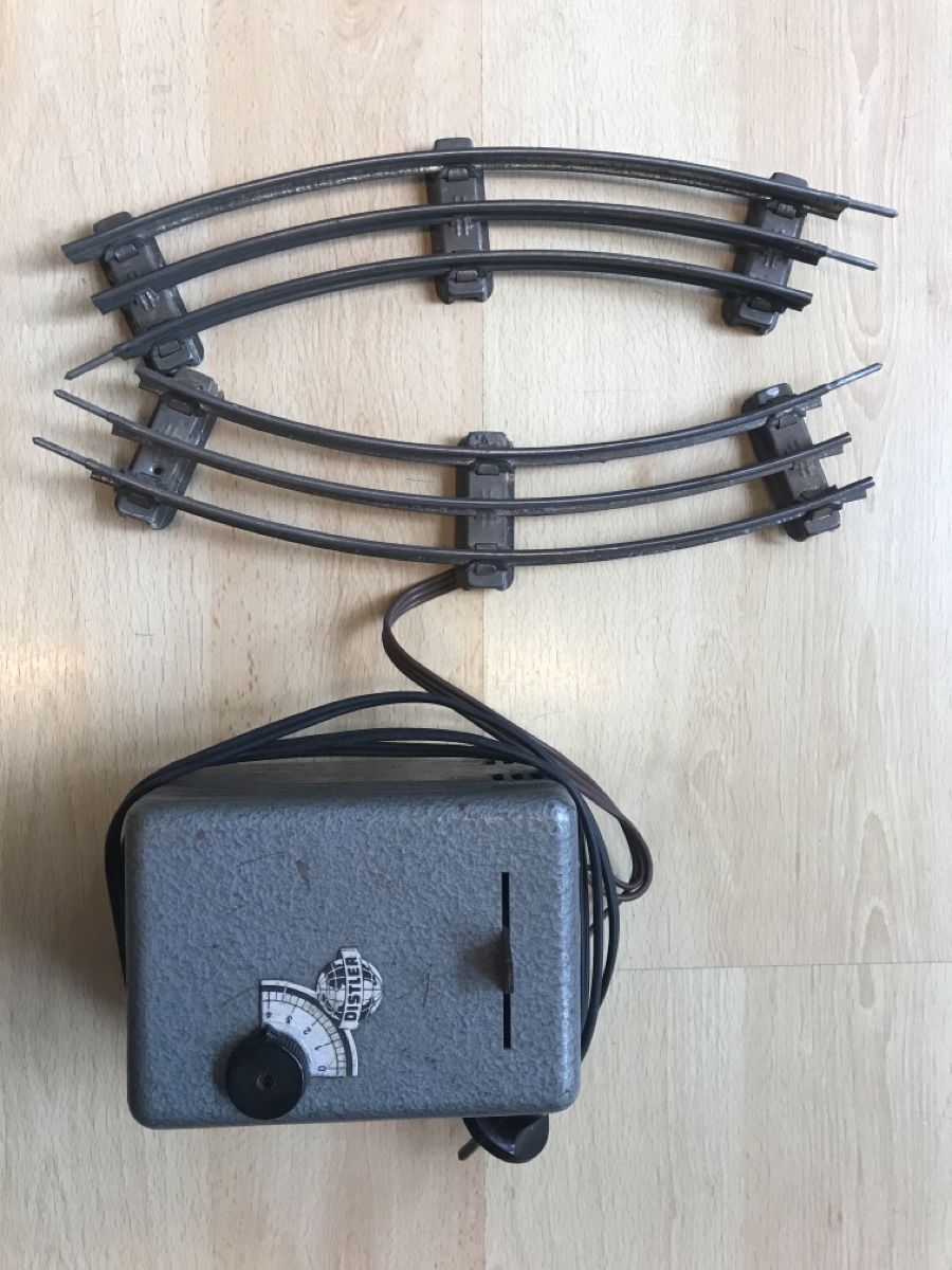 Distler Transformator mit Schienen (Defekt) in Zürich für CHF 15 – mit ...