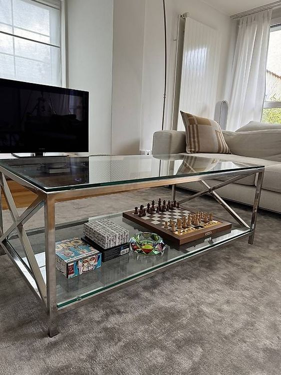 Couchtisch aus Glas und Metall (Gebraucht) in Stein am Rhein für CHF 150 – nur Abholung auf ...