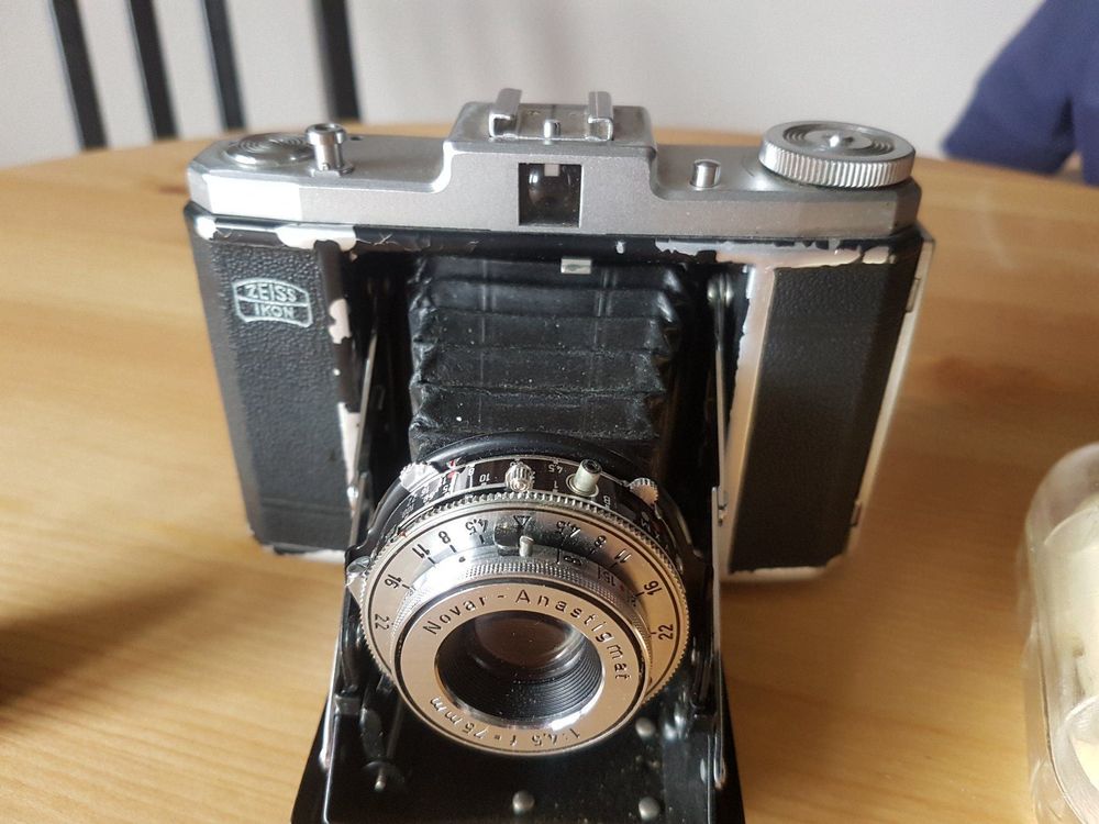 Alte Spiegelreflexkamera Zeiss Ikon (Gebraucht) in Lostorf für CHF 15 – mit Lieferung auf ...