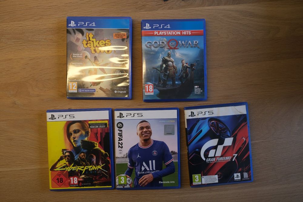 PS5 Disc Edition + 2 Controller + 5 Games (Gebraucht) in Baar für CHF ...