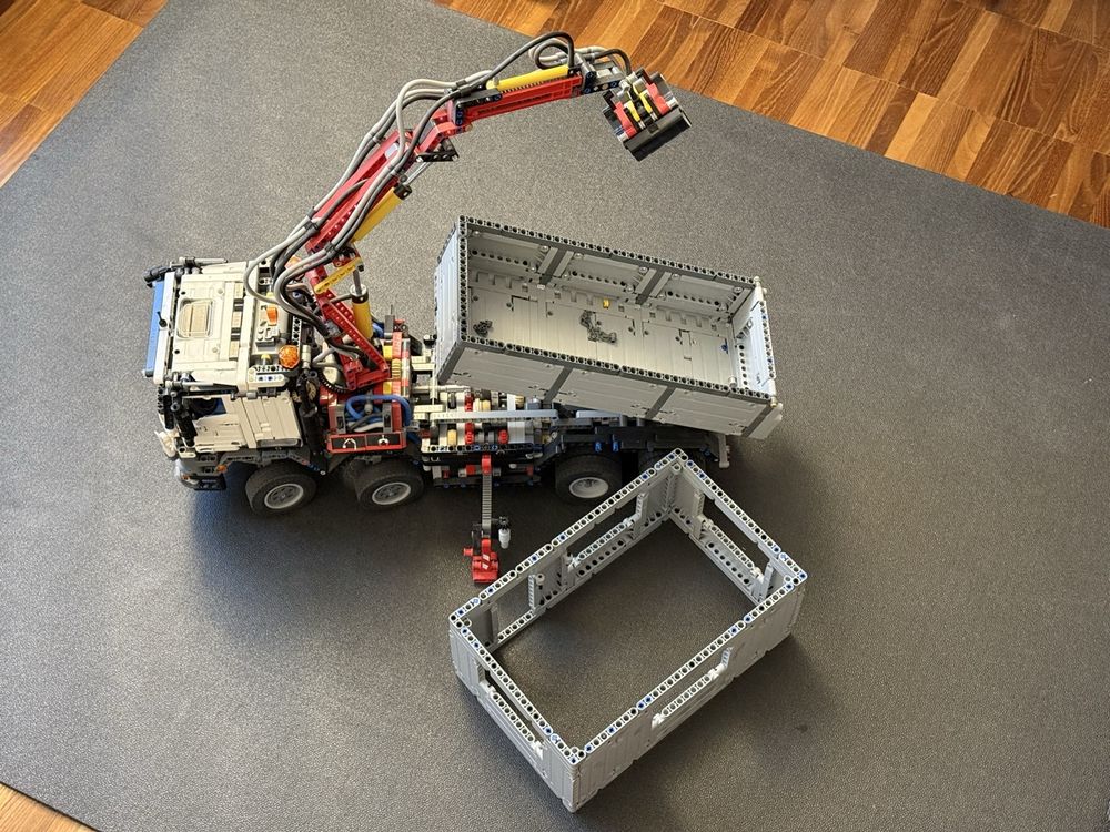 Lego Technic Mercedes-Benz Arocs 42043 Truck - Complete (Gebraucht) in ...