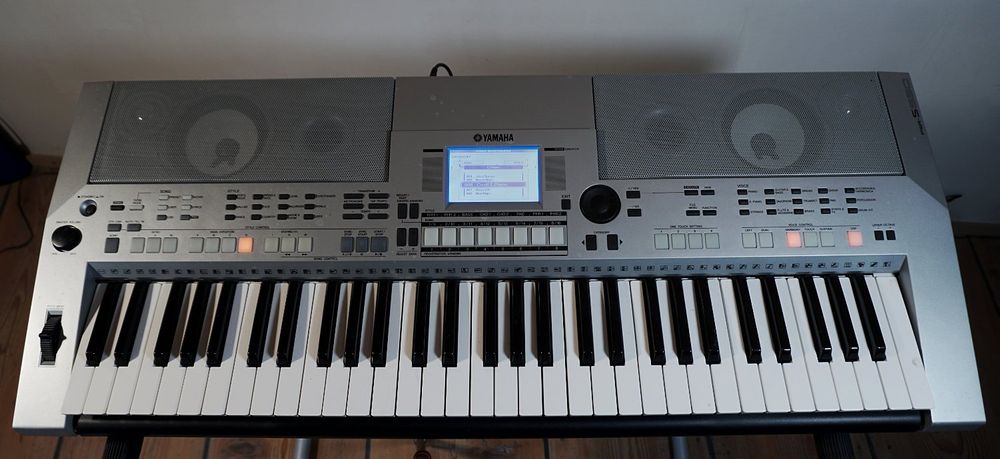 Keyboard Yamaha PSR S550 (Gebraucht) in zürich für CHF 170 – nur ...