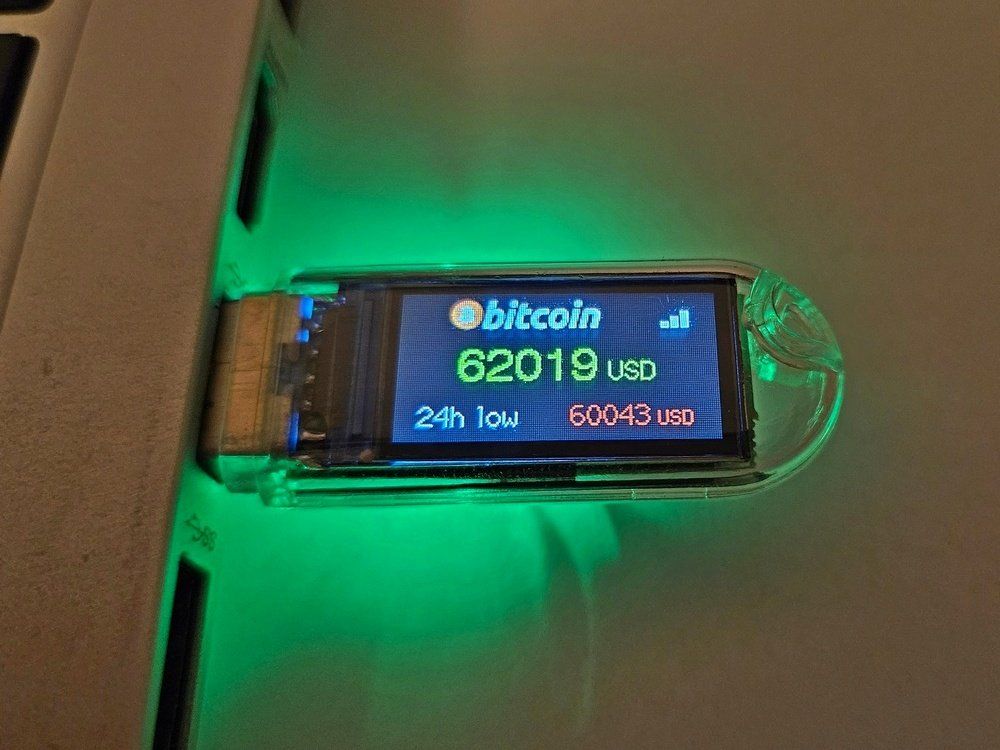 Bitcoin Price Ticker - USB Stick (Neu und originalverpackt) in Veltheim ...