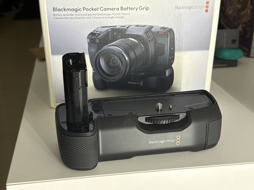 Blackmagic Pocket Camera 4K Battery Grip - Top Zustand! NEU! (Neu und originalverpackt) in ...