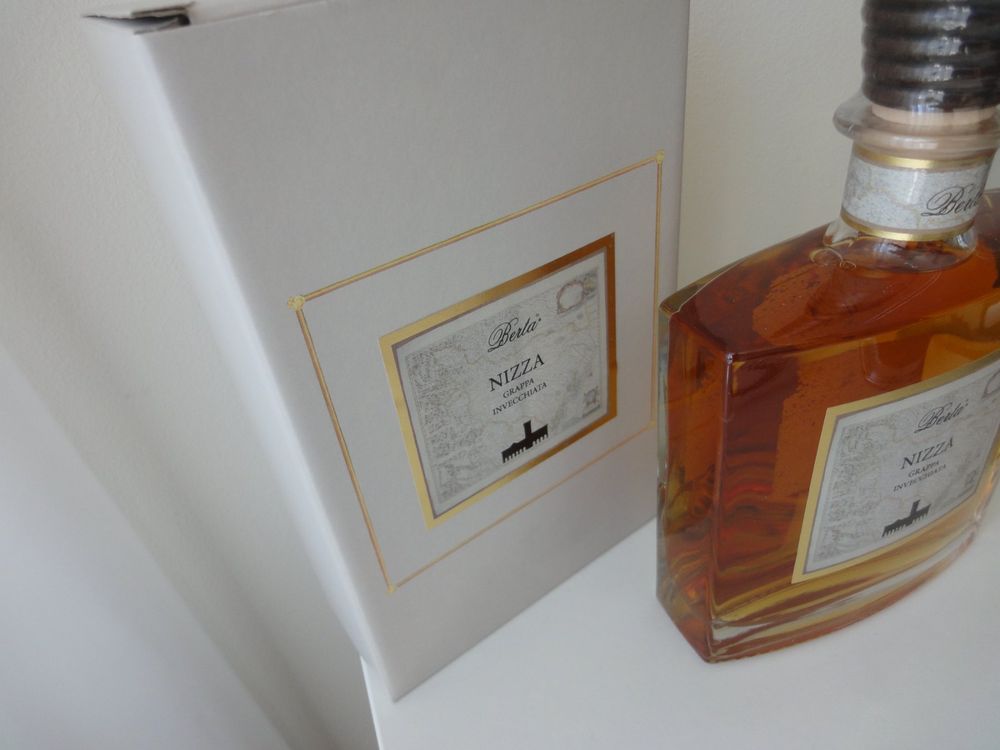 Grappa Berta Nizza Barbera Invecchiata, 70 cl. (Neu und originalverpackt) in Winterthur für CHF ...