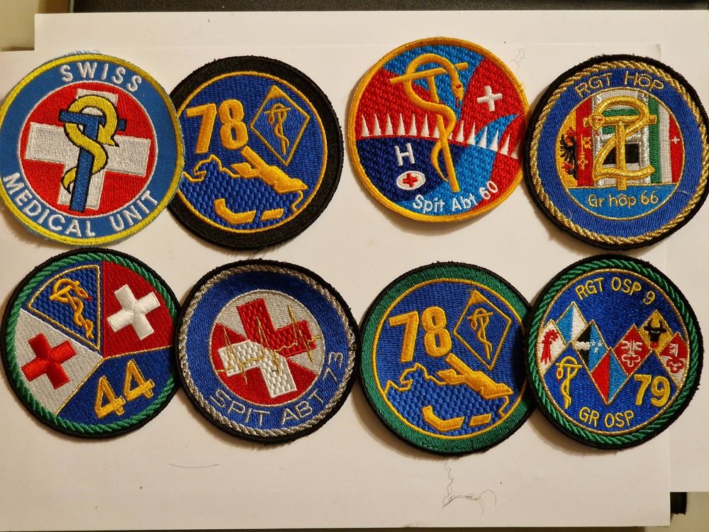 8 Badges Sanitat Divers (Gebraucht) in Nyon für CHF 12 – mit Lieferung ...