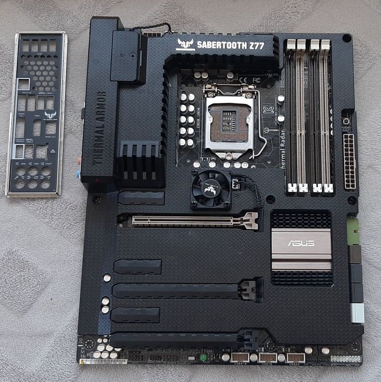ASUS Sabertooth Z77 LGA 1155, Intel Z77, ATX Top Zustand | Kaufen auf Ricardo