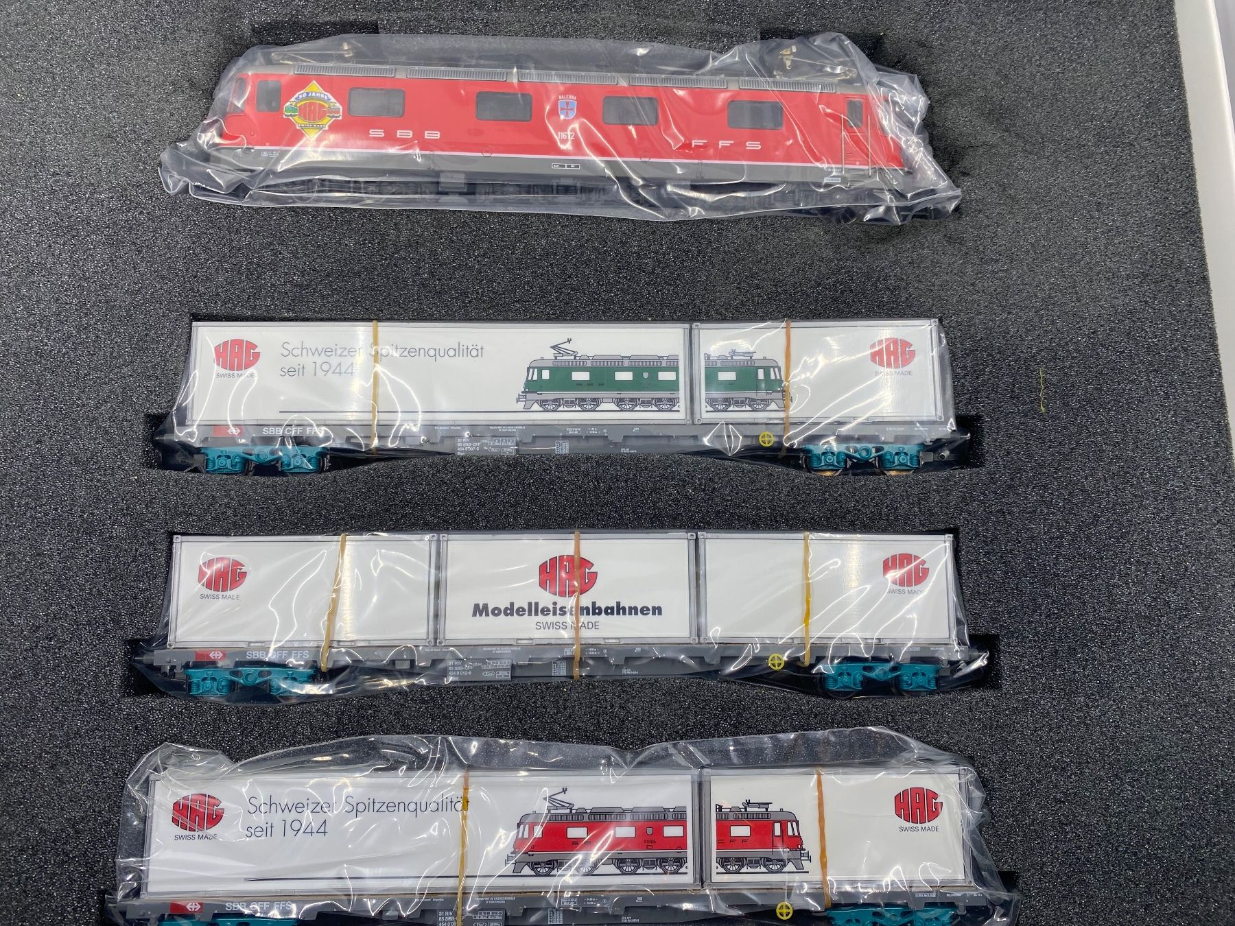 Hag Jubiläums-Set (50 Jahre Hag) Re 6/6 11672 Rot H0 (Neu und ...