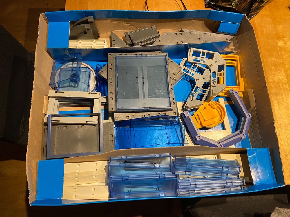 Grosses Playmobil Flughafen Set 3186 (Gebraucht) in für CHF 42 – mit ...