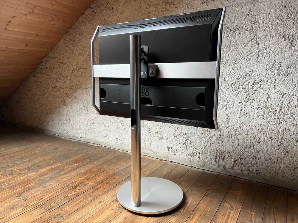 Bang & Olufsen BeoPlay V1-32 Fernseher mit FB und Standfuss (Gebraucht ...