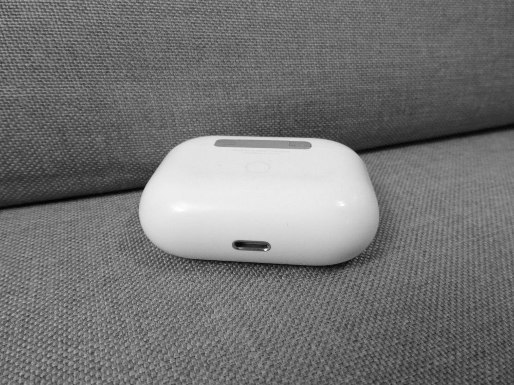Apple AirPods Pro (1st Gen) Original Charging Case (Gebraucht) in ...