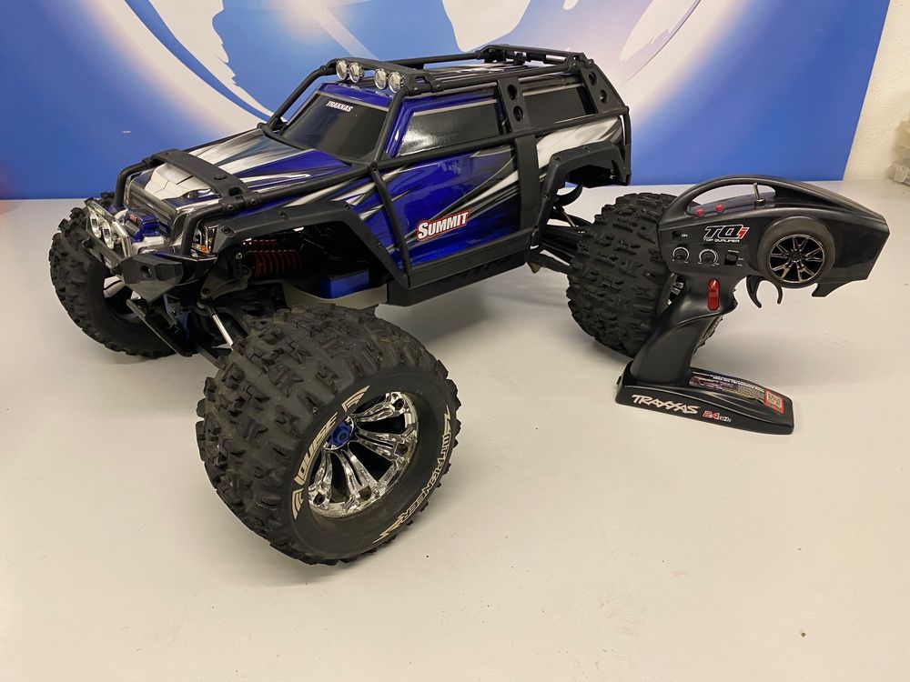 Traxxas Summit 1/8 mit Lichterset & Louise Reifen | Kaufen auf Ricardo