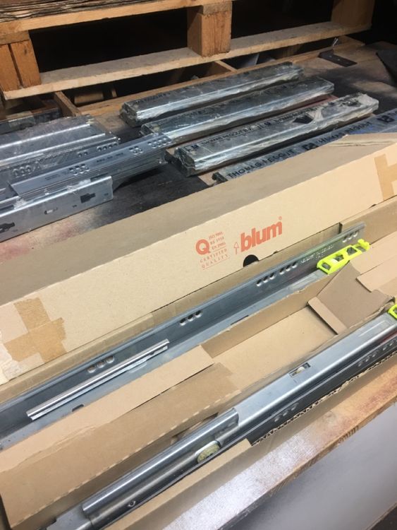 Schubladenauszüge 9 Paar NEU: BLUM und Thomas Regout Schwerl (Neu und ...
