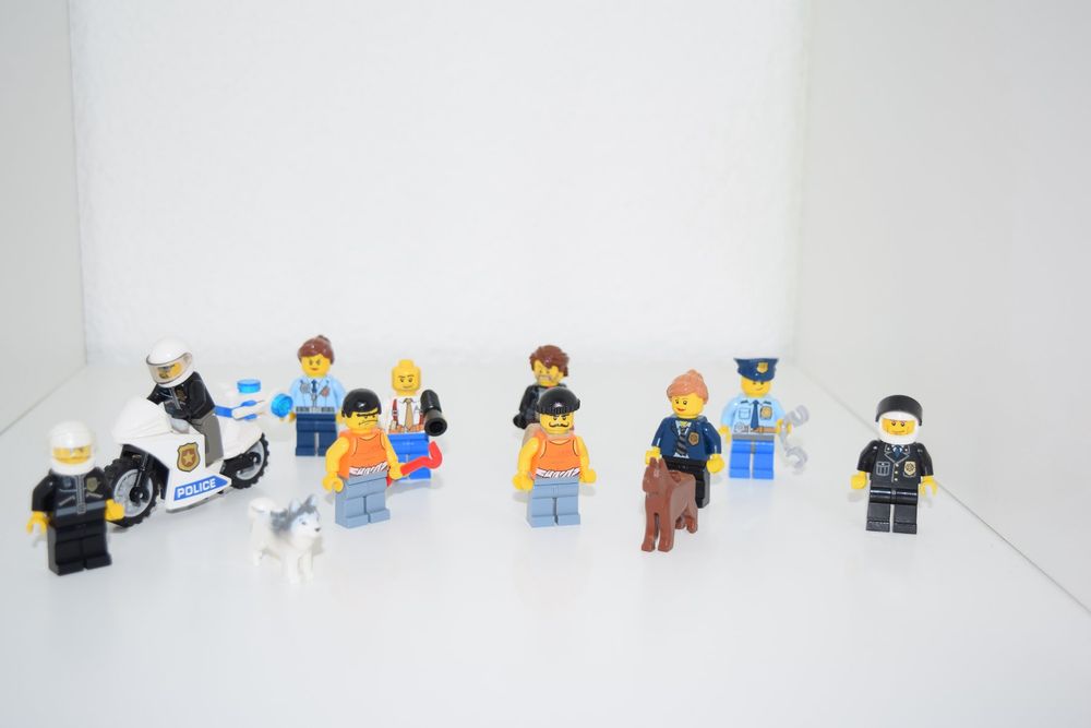 Lego City Polizei/Rauber Interessante Figuren 10x | Kaufen auf Ricardo