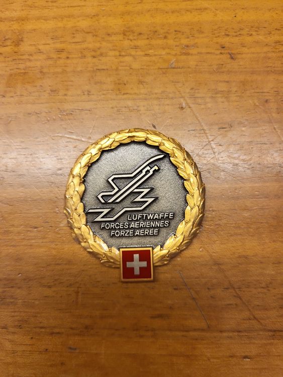 Beret Emblem Schweizer Luftwaffe Offizier gold (Neuf (Voir description ...