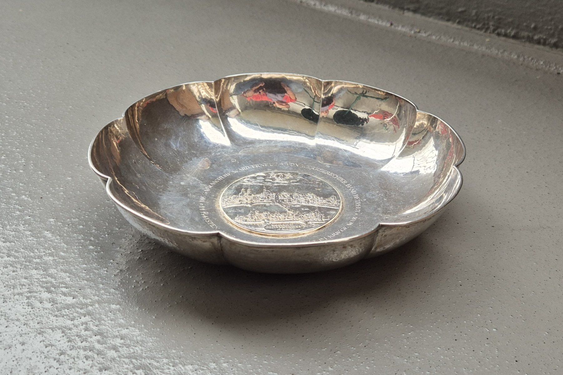 Zunft-Schale (Zunft zu Safran Basel) Silber U.SAUTER (Gebraucht) in ...