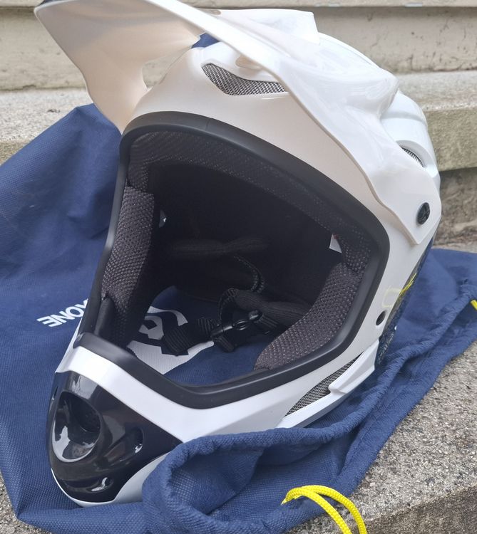 Sixsixone Weisser Downhill/BMX Helm - Top Zustand! Grösse M (Gebraucht ...