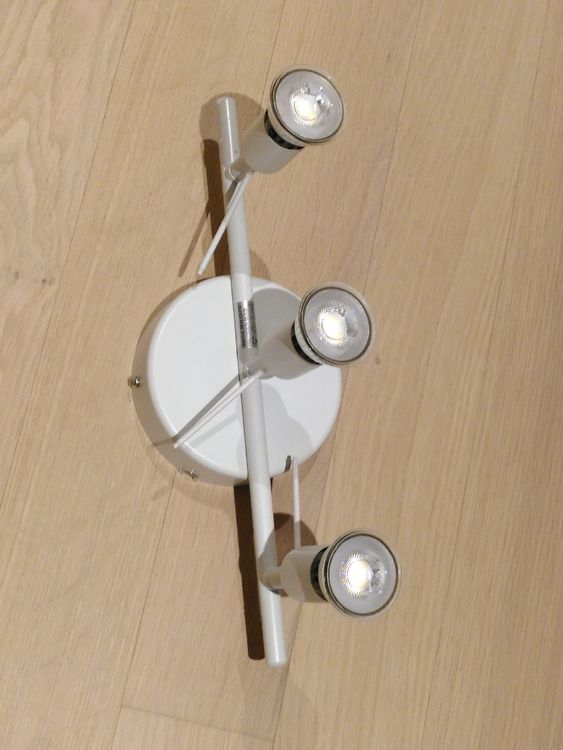 Weisse IKEA Spot LED Deckenlampe 3-flammig, schwenkbar | Kaufen auf Ricardo