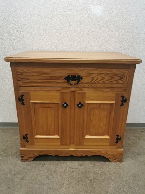 Holz Kommode mit Türen und Tablar 78x78x50cm (Gebraucht) in Toffen für CHF 70 – nur Abholung auf ...