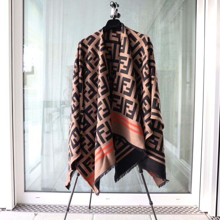 Fendi poncho | Kaufen auf Ricardo