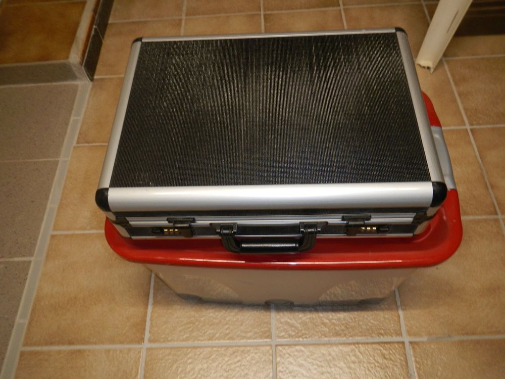 Stabiler Aktenkoffer, (Gebraucht) in Ramsen für CHF 32.5 – mit ...