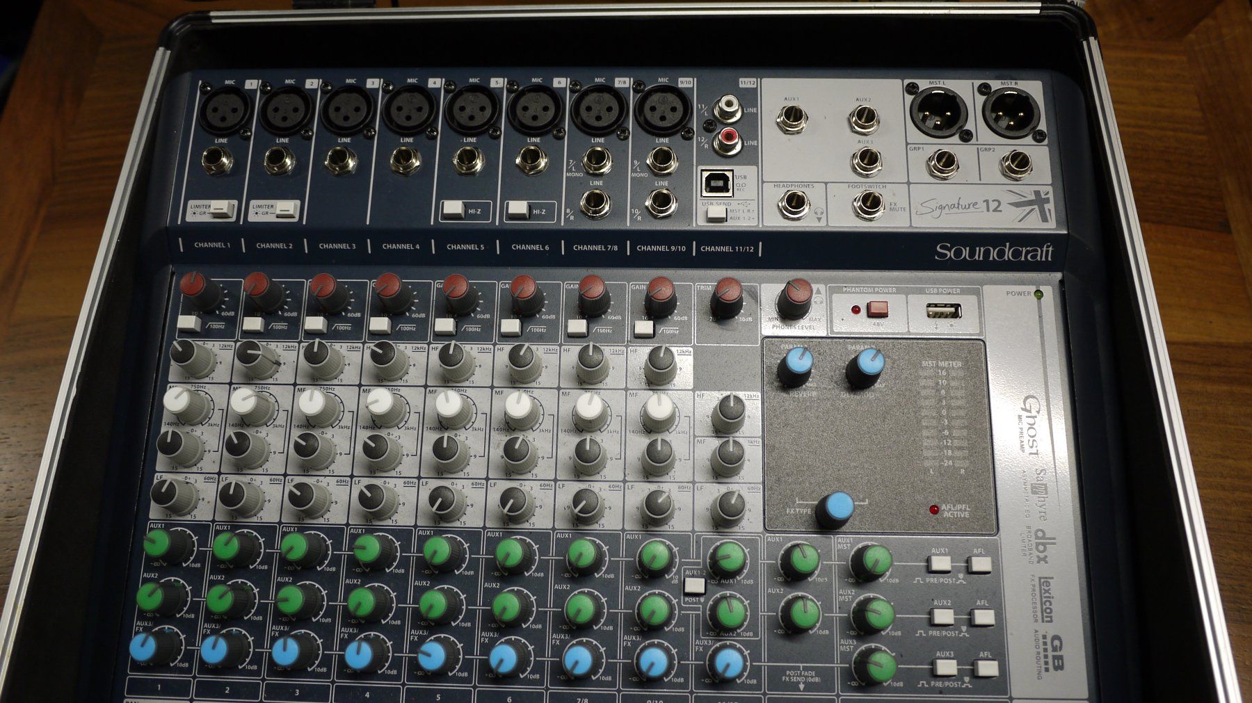 SOUNDCRAFT SIGNATURE 12 Analog Mixer, Mischpult mit Case (Gebraucht) in ...