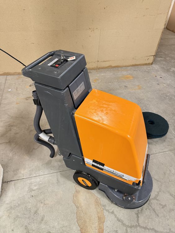 Taski Combimat 600 Scheuersaugmaschine (Defekt) in Herisau für CHF 400 ...